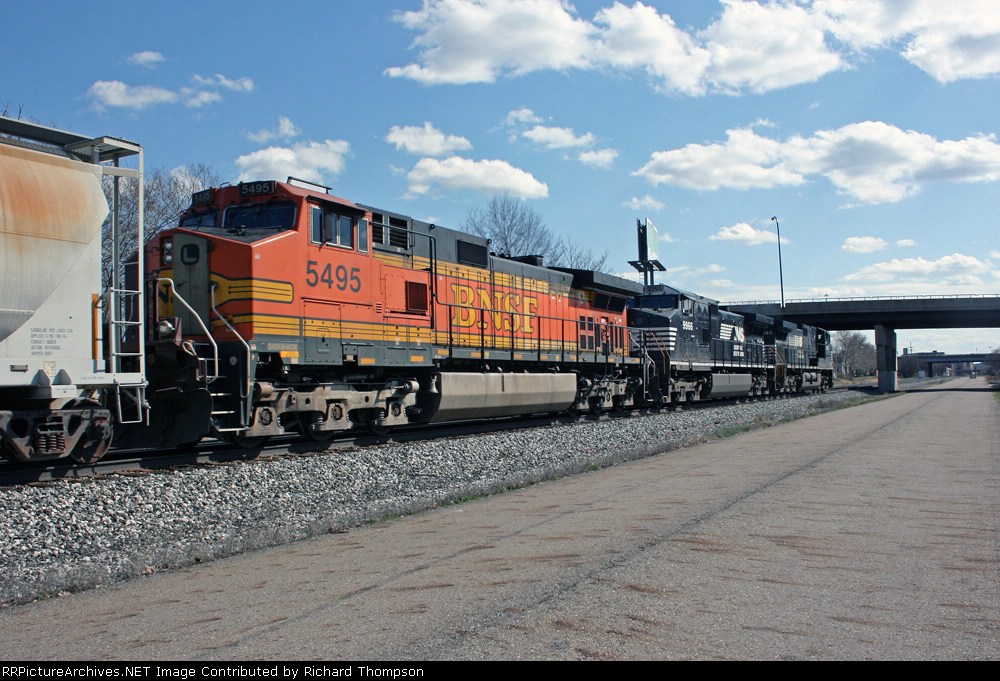 BNSF 5495